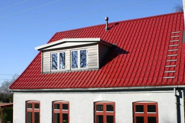 Parcelhuse med ståltag - Inspiration til flot & vedligeholdelsesfrit tag